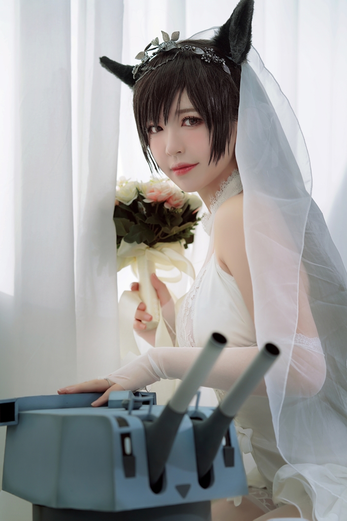 Banbanko 半半子 – Bride Atago